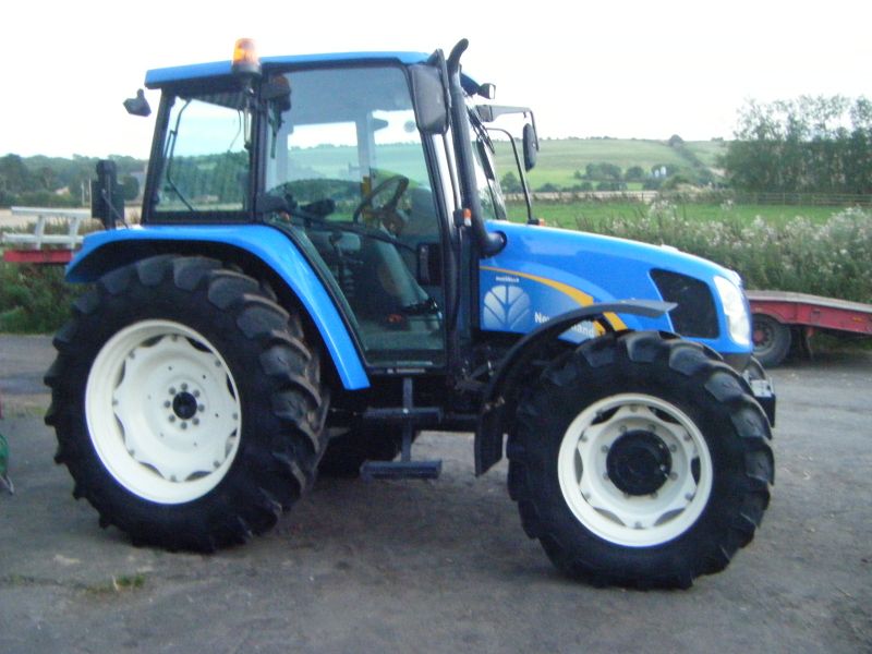 NH TL100A :: Recently Sold :: Browns Agricultural Machinery