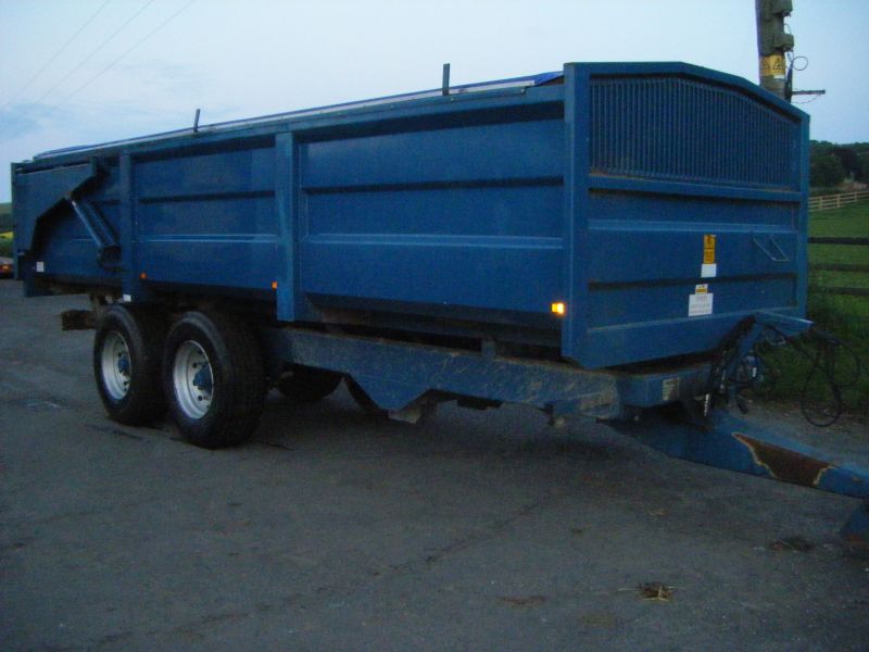 MARSTON 14T GRAIN/ROOT TRAILER :: Recently Sold :: Browns Agricultural ...