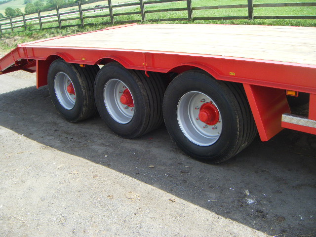 PF TRI AXLE LOW LOADER PLANT TRAILER :: Recently Sold :: Browns ...