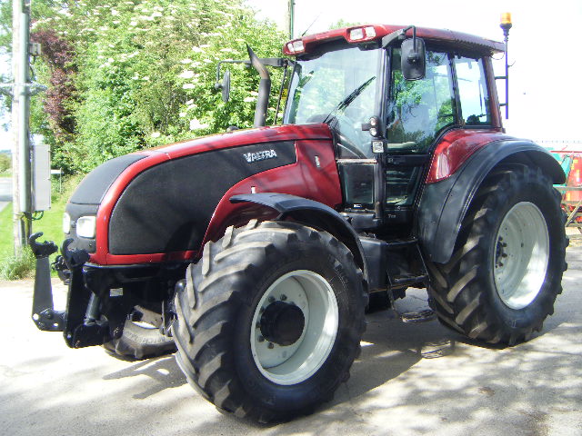 VALTRA T180 4WD TRACTOR :: Recently Sold :: Browns Agricultural Machinery