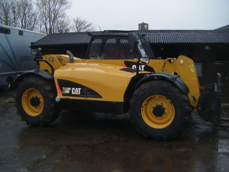 CAT TH 220B TELESCOPIC FORKLIFT :: Recently Sold :: Browns Agricultural ...