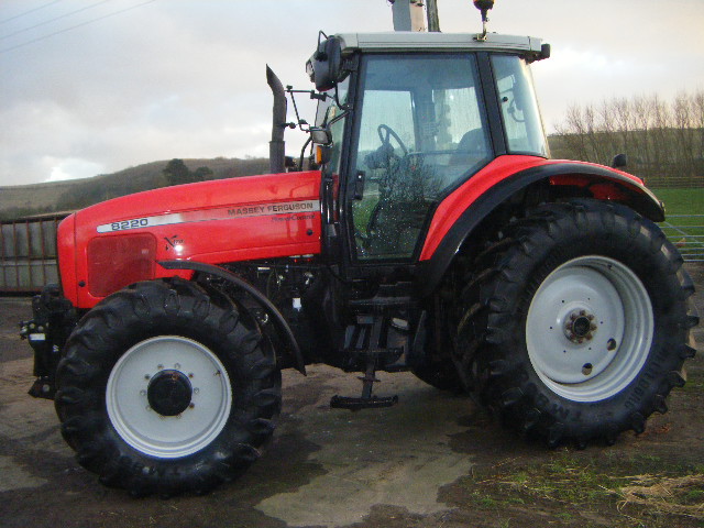 MF 8220 XTRA DYNASHIFT :: Recently Sold :: Browns Agricultural Machinery