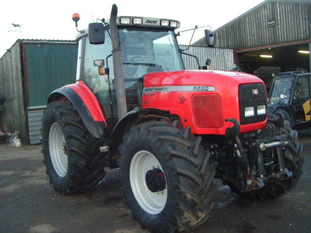 MF 8220 XTRA DYNASHIFT :: Recently Sold :: Browns Agricultural Machinery