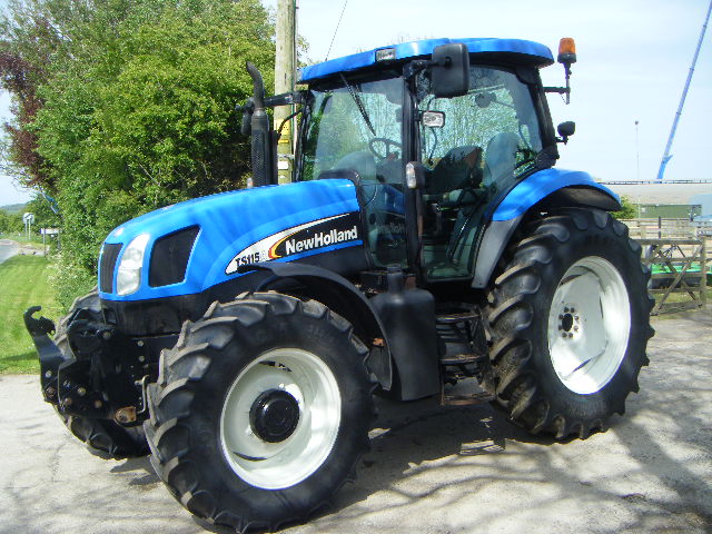NEW HOLLAND TS115A :: Recently Sold :: Browns Agricultural Machinery
