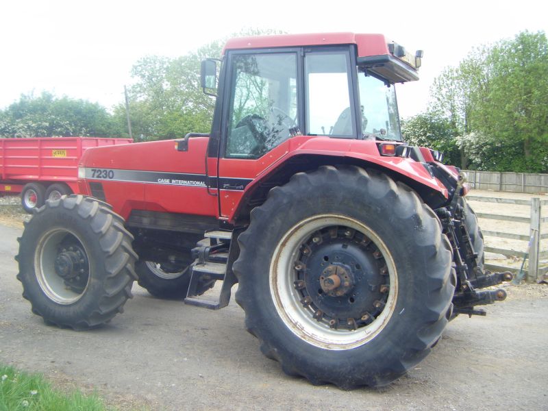 Case Magnum 7230 :: Recently Sold :: Browns Agricultural Machinery